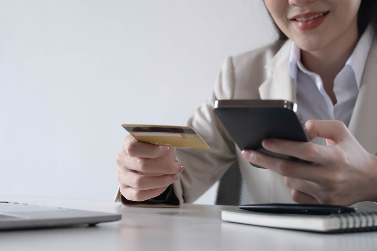 5 เหตุผลที่ธุรกิจควรเลือกใช้ระบบ e-KYC จาก AIGEN